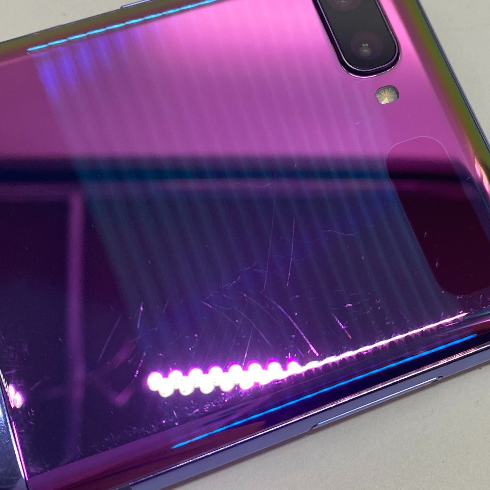 Pre-owned Samsung Galaxy Z Flip Unlocked Model SM-F700F/DS 256GB - Own4Less